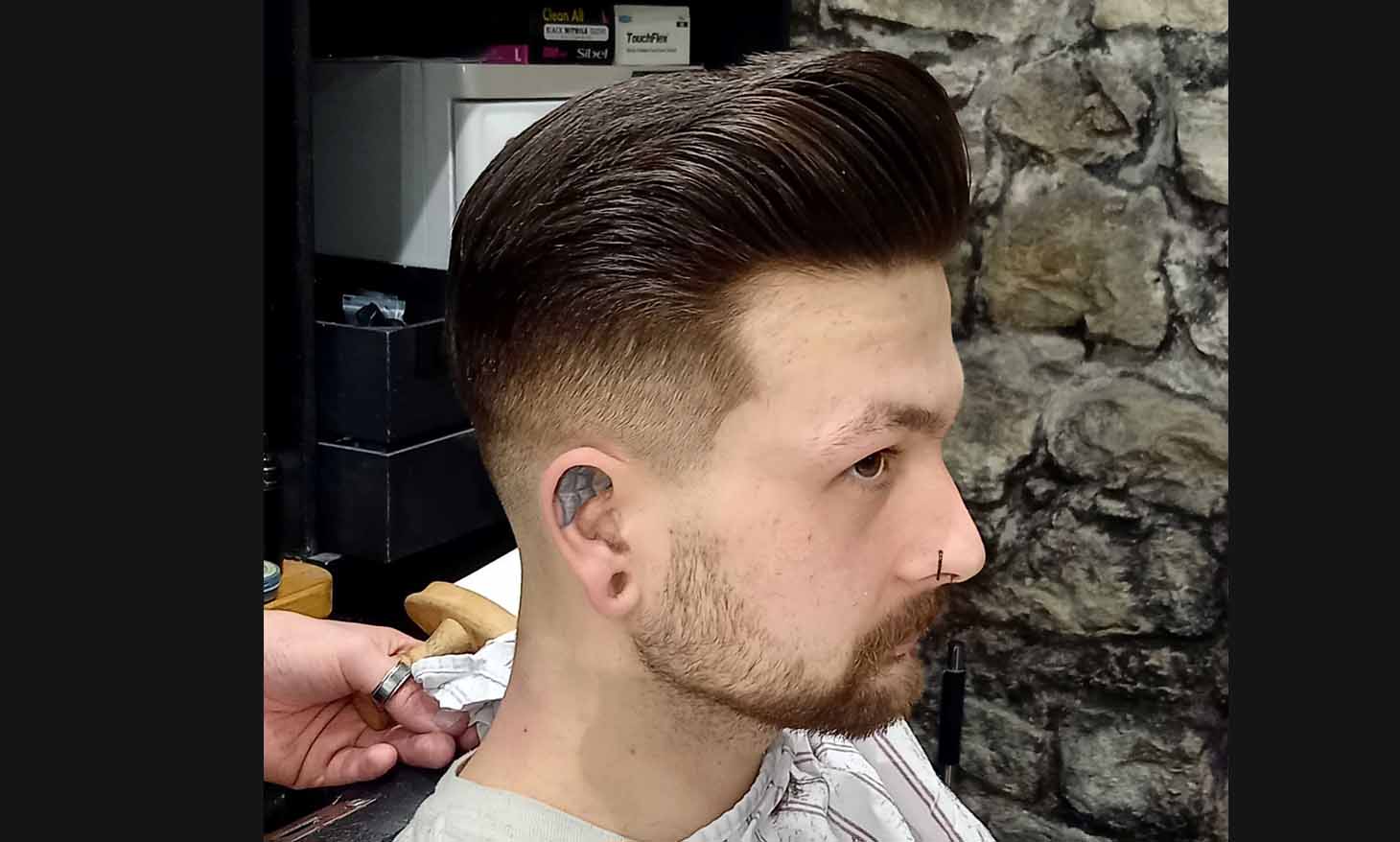 Reuzel techniques on show at Aaron Michael’s barbershop - BarberEVO ...