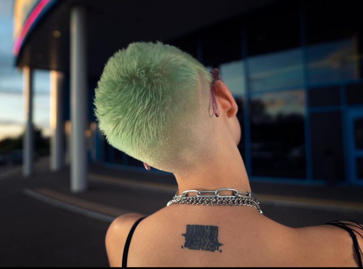 Tips for creating vivid short hair - BarberEVO Magazine